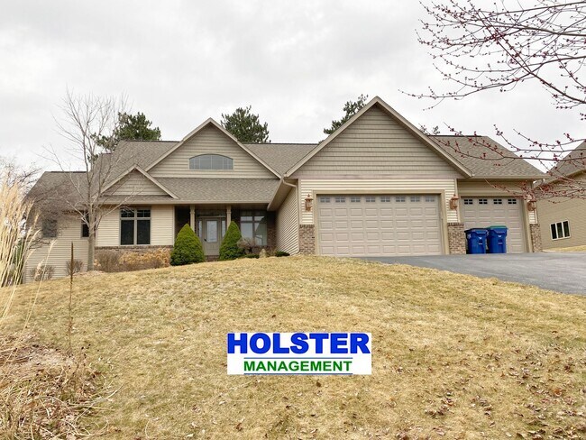 Executive 4-Bedroom 3 1/2 Bath Home in Wau... - 315 N Emerald Dr Wausau ...