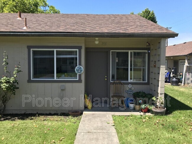 755 NE Alameda Ave - 755 NE Alameda Ave Roseburg OR 97470 | Apartment ...