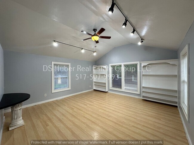 The Perfect 3-bedroom, 1-bathroom house lo... - 1443 Roselawn Ave ...