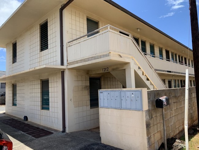 2 Bedroom 1 Bathroom in Kaimuki-No Section 8 - 1212 8th Ave Honolulu HI ...