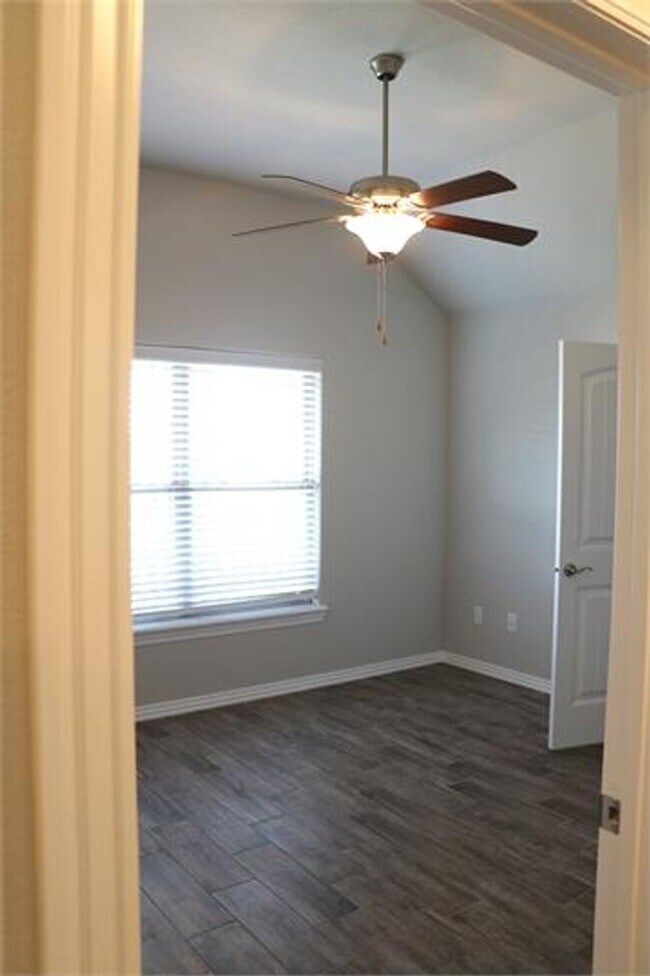 Gorgeous home in the highly sought after V... - 4332 W Anthem Dr ...