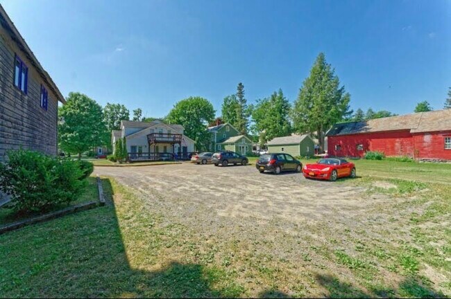 104 W Main St - 104 W Main St Cambridge NY 12816 | Apartment Finder