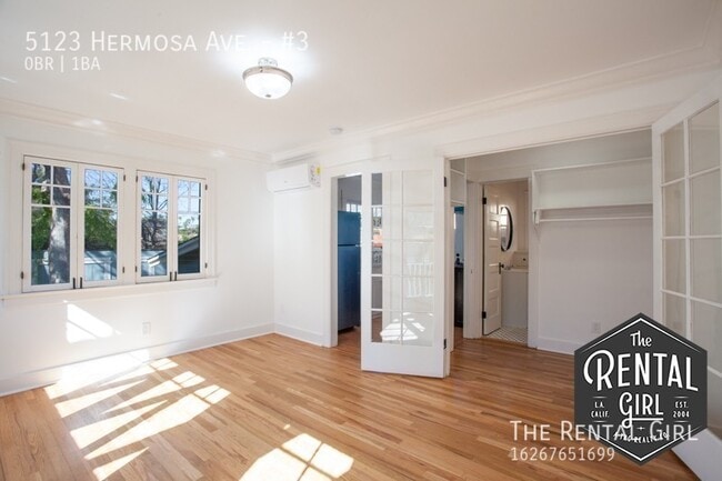 Classic 1920's Studio W/ Darling Updates |... - 5123 Hermosa Ave Los ...