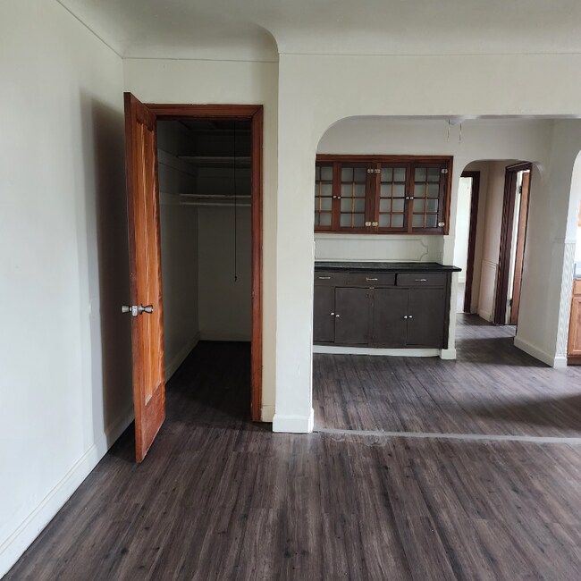 4029 Reading Rd - 4029 Reading Rd Cincinnati OH 45229 | Apartment Finder