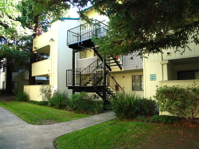 Austin Commons - Hayward, CA | Apartment Finder