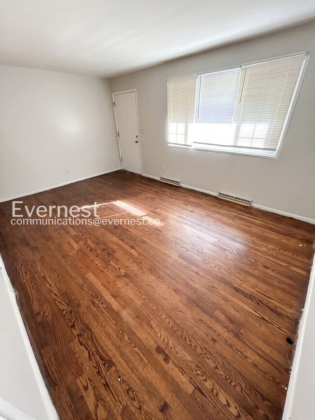 3 Bed/1 Bath Home with Fenced Yard / Pet-Friendly / Vouchers Accepted ...