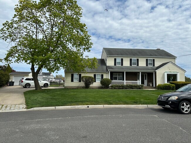 23 Lori Rd - 23 Lori Rd Monmouth Beach NJ 07750 | Apartment Finder