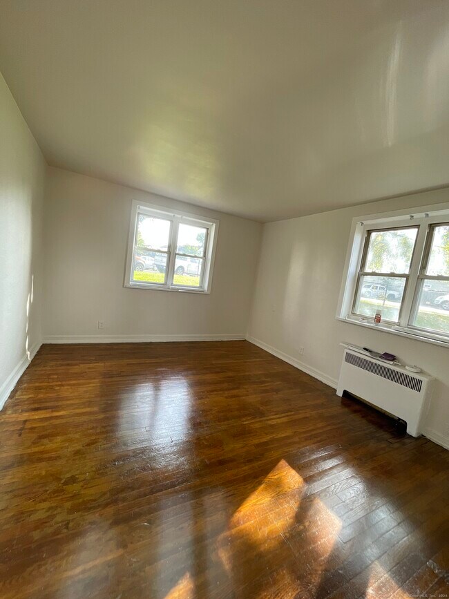 305 Parrott Ave - 305 Parrott Ave Bridgeport CT 06606 | Apartment Finder