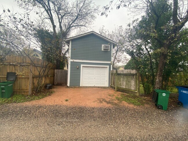 Hyde Park Tiny Home/Garage Apartment - 5410 Avenue G Austin TX 78751 ...
