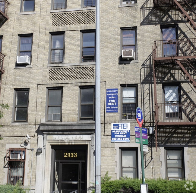 2933 Grand Concourse - 2933 Grand Concourse Bronx NY 10468 | Apartment ...