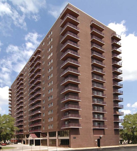 Lincoln Tower - 520 S 2nd St Springfield IL 62701 | Apartment Finder
