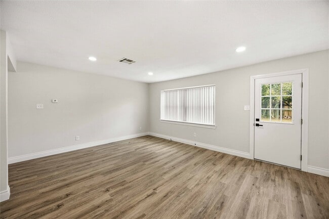 5702 Old Lodge Dr - 5702 Old Lodge Dr Houston TX 77066 | Apartment Finder