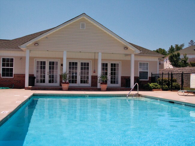 Lawyers Ridge - 5310 McAlpine Glen Dr Charlotte NC 28227 | Apartment Finder