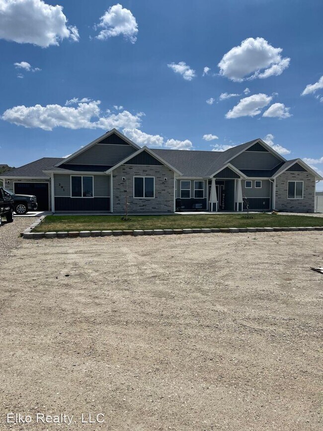4 br, 2 bath House - 291 Country Club Parkway - 291 Country Club Pkwy ...