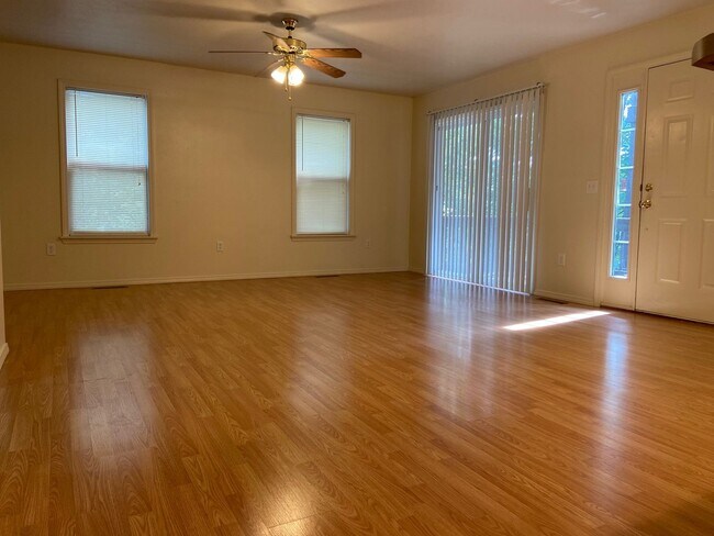 Duplex in Branson - 1210 Blackner St Branson MO 65616 | Apartment Finder