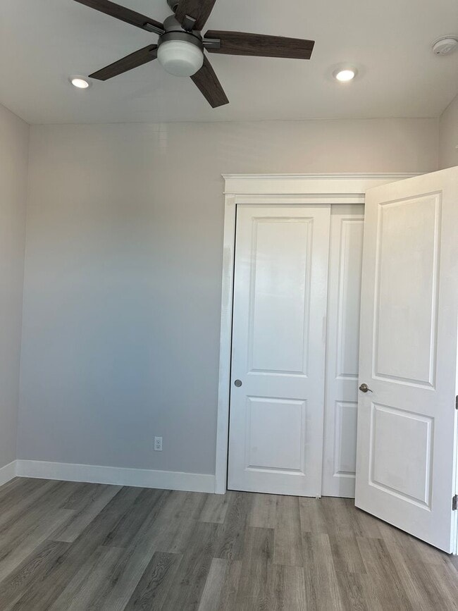 Gorgeous updated 2 bedroom available now! - 832 Pine St Oakland CA ...