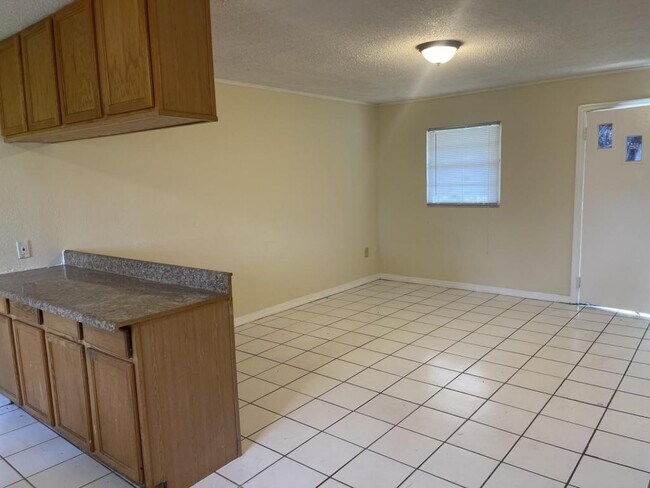 2408 Mayer St B - 2408 Mayer St Orlando FL 32806 | Apartment Finder