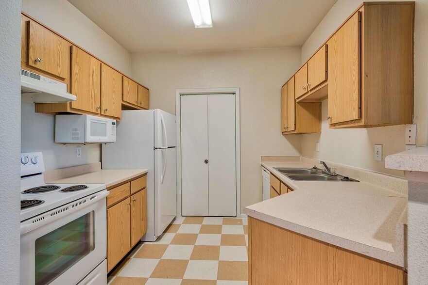 Breakwater Bay - 4375 N Major Dr Beaumont TX 77713 | Apartment Finder Breakwater Bay - 4375 N Major Dr Beaumont TX 77713 | Apartment Finder