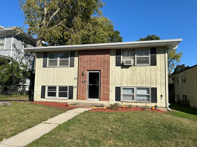 510 S Clayton St - 510 S Clayton St Bloomington IL 61701 | Apartment Finder