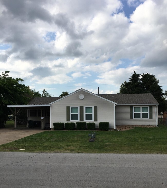 107 W 42nd St - 107 W 42nd St Sand Springs OK 74063 | Apartment Finder