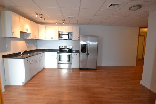 The Chimes Building - 500 S Salina St Syracuse NY 13202 | Apartment Finder