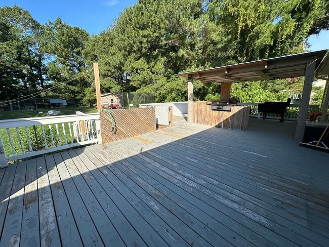 Bonus Room, Backyard Retreat, and More! - 108 Jason Dr Elizabeth City ...