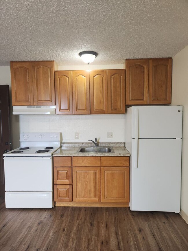 Extra Large one bedroom unit AVAILABLE NOW! - 337 Ululani St Hilo HI ...