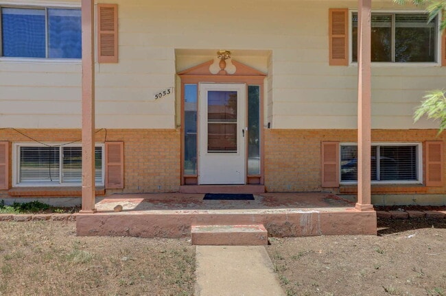 "Spacious 4-Bedroom Home in Denver with 2 Full Baths and Over 2000 sq ...