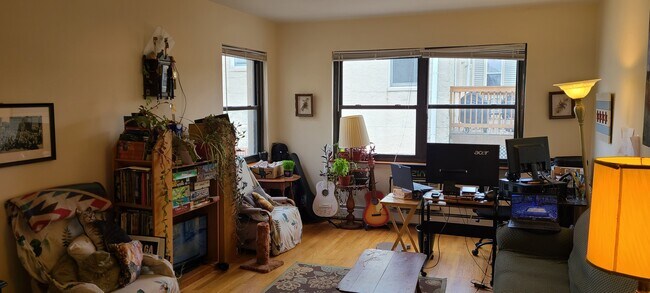 1241 W Farwell Ave - 1241 W Farwell Ave Chicago IL 60626 | Apartment Finder