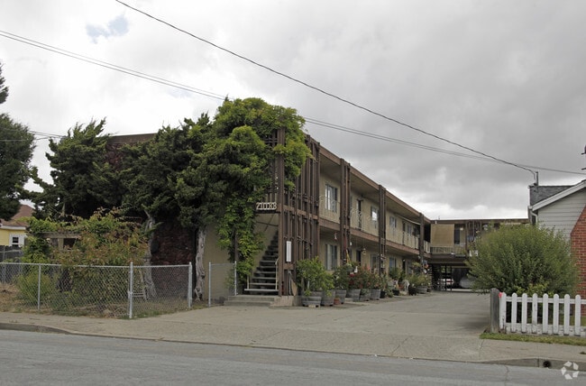 Wisteria Apartments - 20188 Wisteria St Castro Valley CA 94546 ...