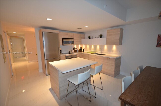 16385 Biscayne Blvd - 16385 Biscayne Blvd North Miami Beach FL 33160 ...