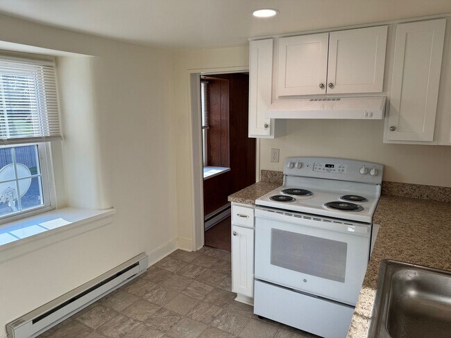 Harleysville 2 Bedroom 1 Bath second floor... - 577 Paterno Dr ...