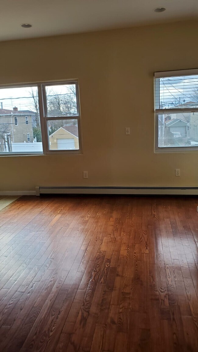 24127 147th Dr - 24127 147th Dr Rosedale NY 11422 | Apartment Finder