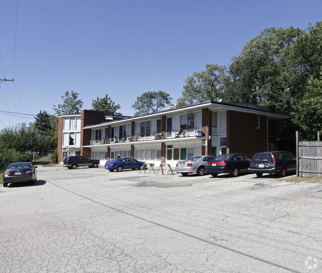 200-208 E Algonquin Rd - 200-208 E Algonquin Rd Algonquin IL 60102 ...