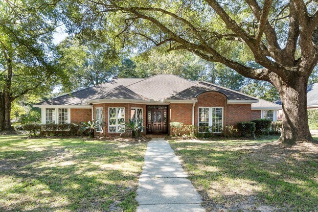 Charming Traditional Home with Elegant Fea... - 1350 Revere Ct Mobile ...