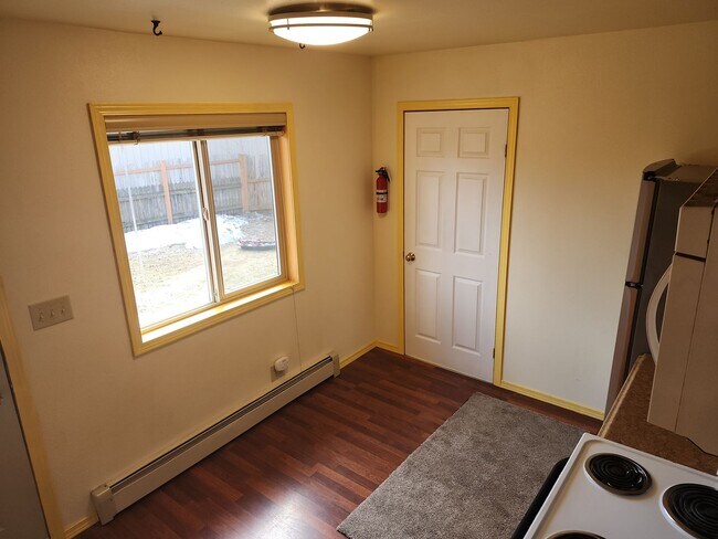 3 bed 2 bath home *Close to JBER* - 2320 Maudest Pl Anchorage AK 99508 ...