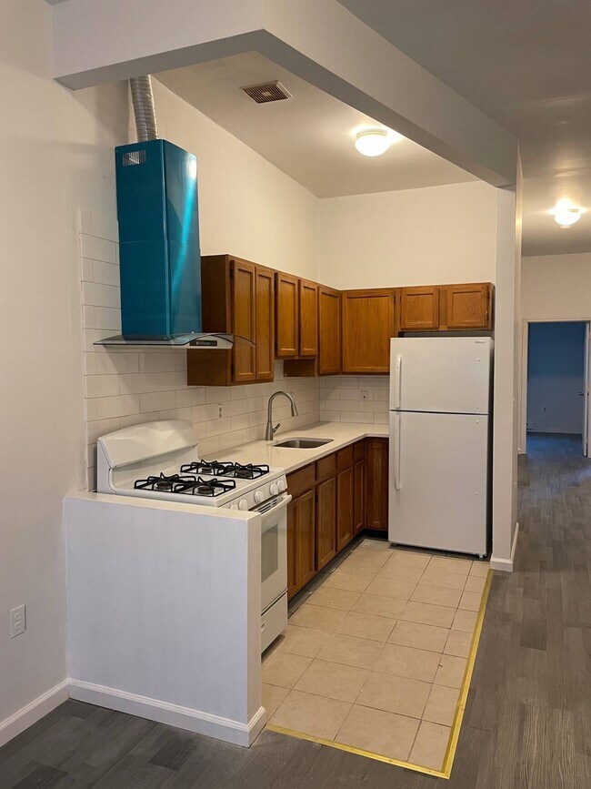 871 Elsmere Pl - 871 Elsmere Pl The Bronx NY 10460 | Apartment Finder