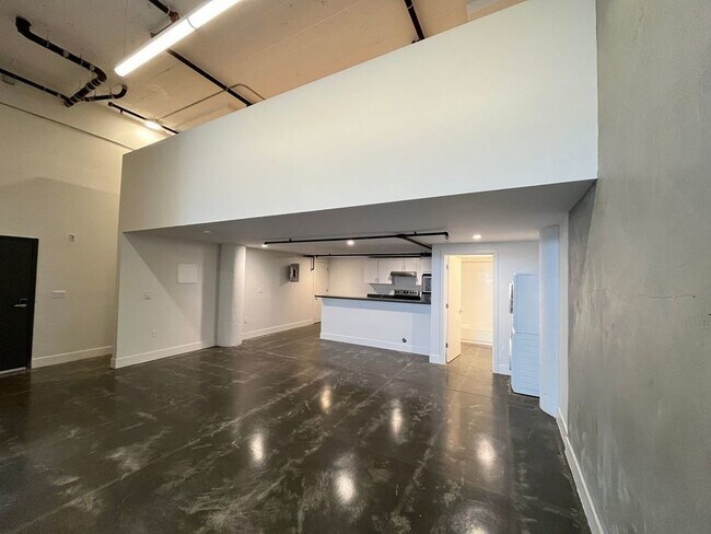 Massive loft with mezzanine bedroom and la... - 5701 International Blvd Oakland CA 94621 ...