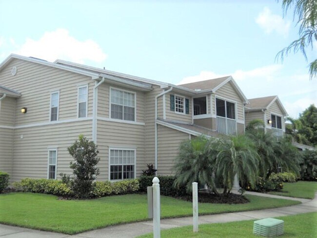 Lakewood Ranch Luxury Condo with heated pool - 8815 Manor Loop Lakewood ...