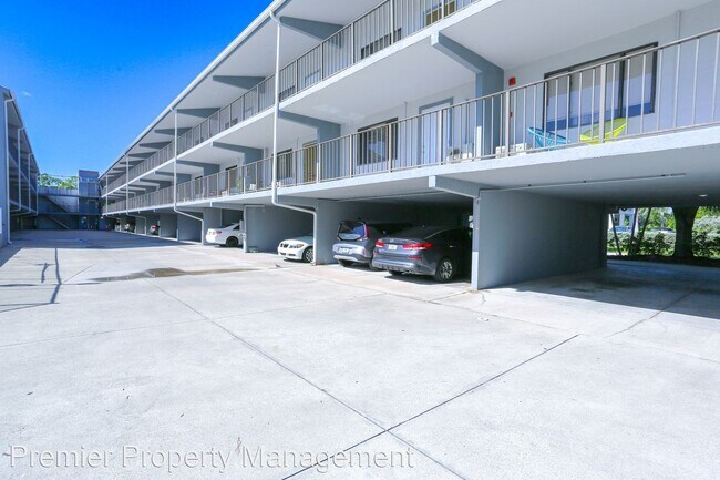 1 br, 1 bath House - 826 Wiggins Pass Road... - 826 Wiggins Pass Rd ...