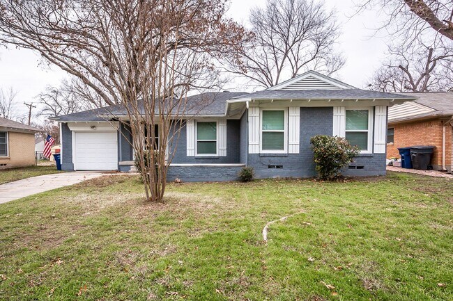 Updated 3 Bedroom, 1 Bath Home in Casa View - 2121 Costa Mesa Dr Dallas ...