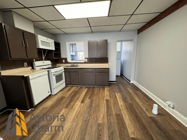 New 1BD/1BA + Den Townhouse in Southwest B... - 1716 Cole St Baltimore ...