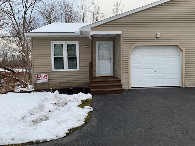 215 Ridge Rd - 215 Ridge Rd Ontario NY 14519 | Apartment Finder