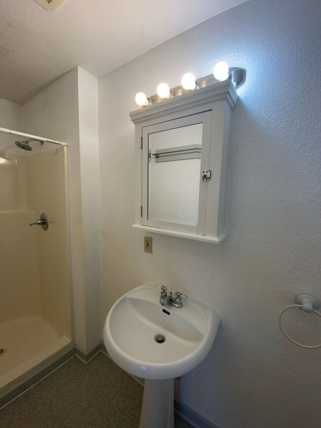 1318 High St - 1318 High St Bellingham WA 98225 | Apartment Finder