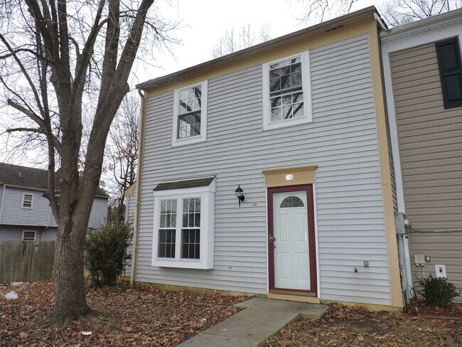 End Unit 2-Story Townhouse, Upgraded Kitch... - 34 Meadowside Ct Indian ...