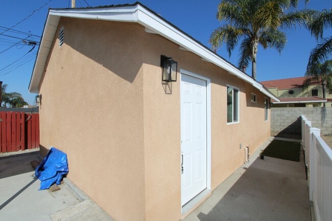 Single-Story 2-Bedroom Back House in Redla... - 1119 Church St Redlands ...