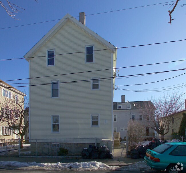 328-330 5th St - 328-330 5th St Fall River MA 02721 | Apartment Finder