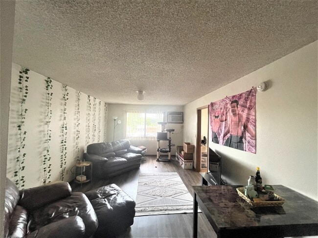 522 S Clinton St - 522 S Clinton St Iowa City IA 52240 | Apartment Finder