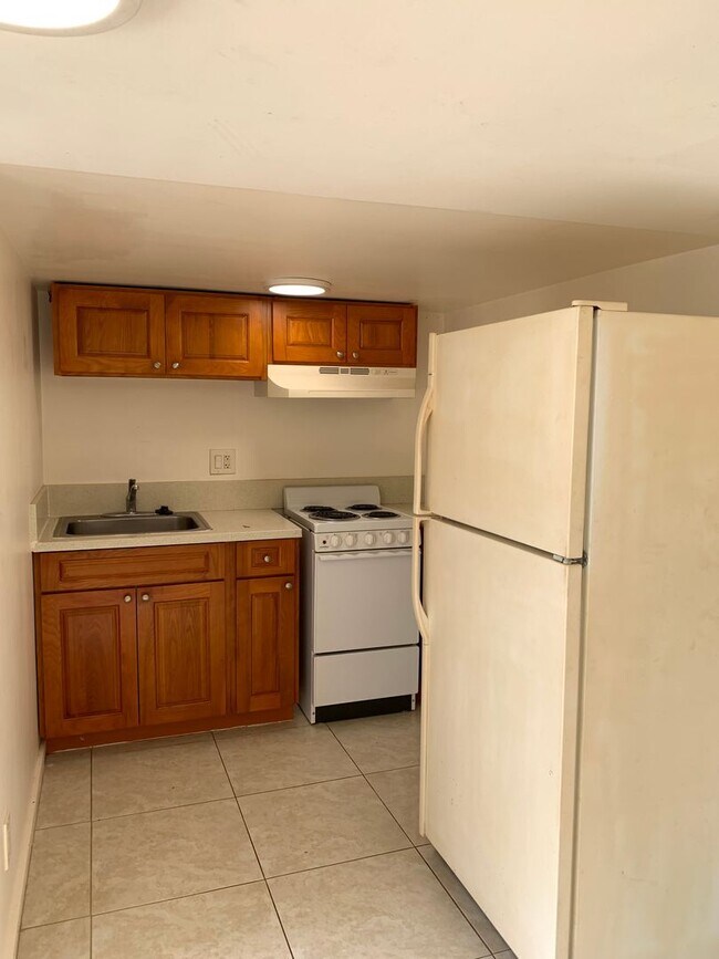 Chee, Sandra - 1044 Wiliki Dr Honolulu HI 96818 | Apartment Finder
