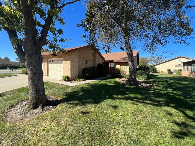 The Beautiful Capri Model - Leisure Village - 32107 Village 32 ...